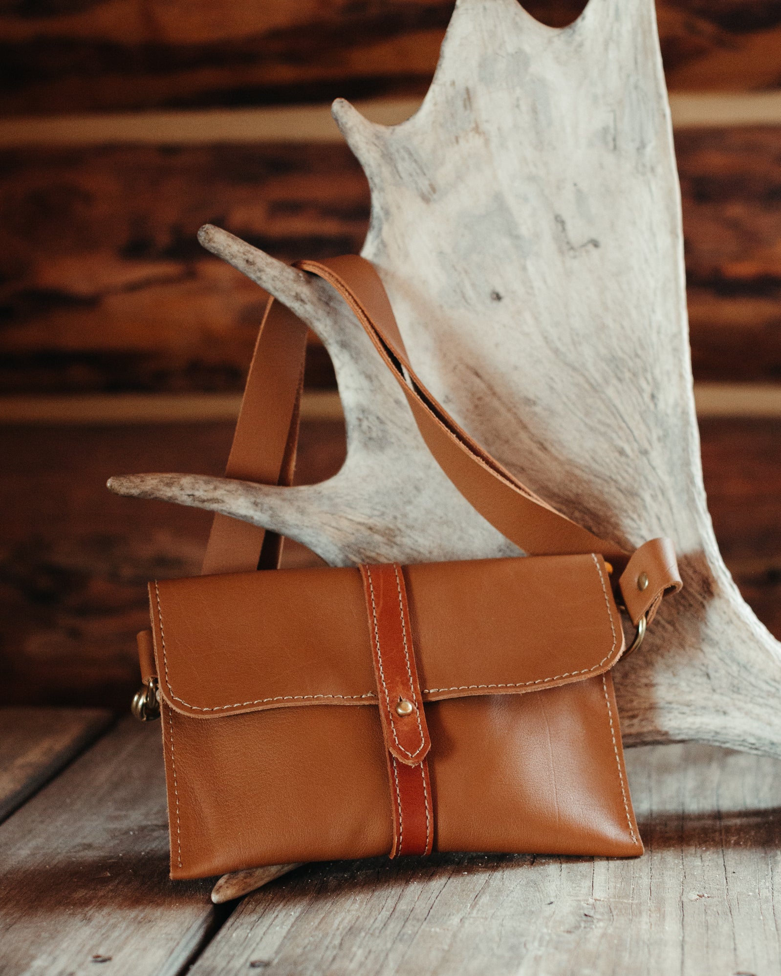 Handmade Genuine Leather Pouch Hip Bag– Crossbow