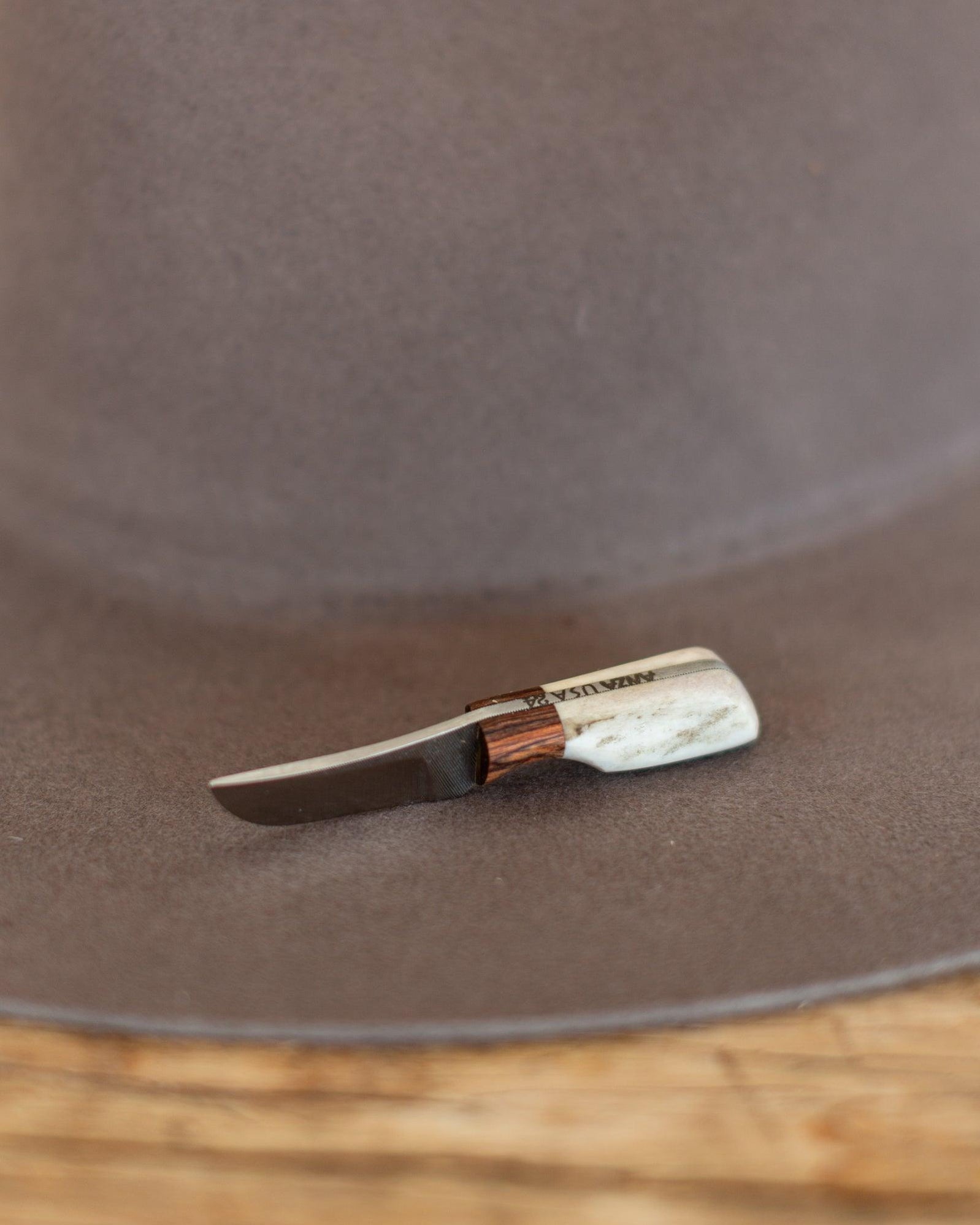 HAT KNIFE– Crossbow