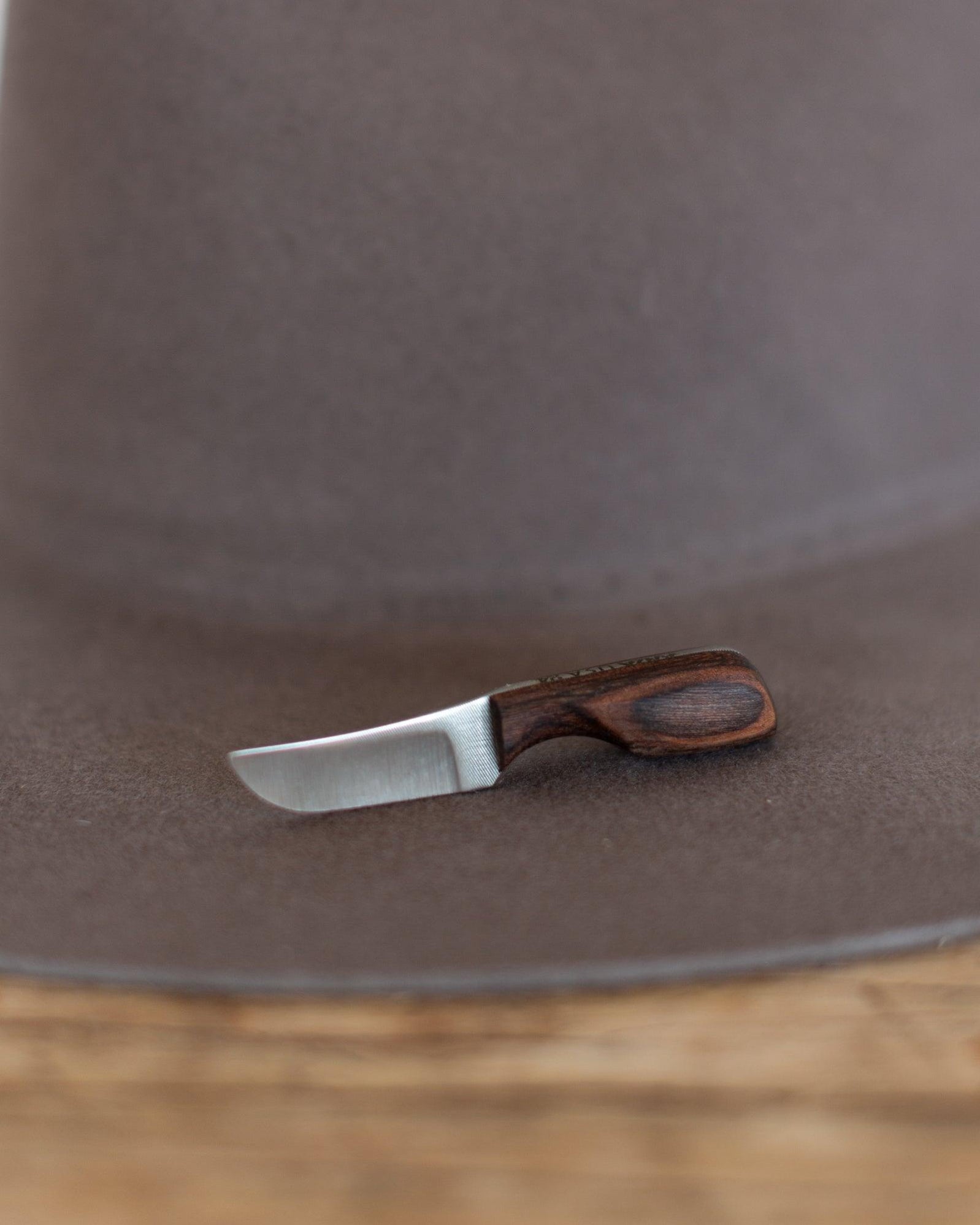 HAT KNIFE– Crossbow