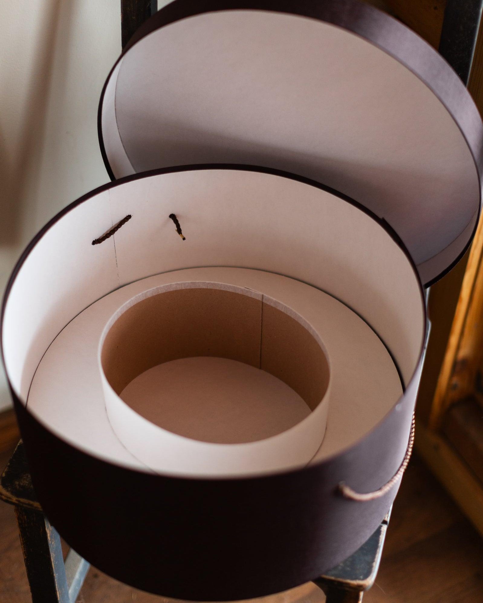 ROUND CROSSBOW HAT BOX– Crossbow